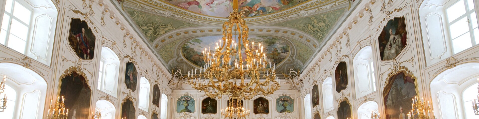 Imperial Palace featuring heritage elements, interior views and art