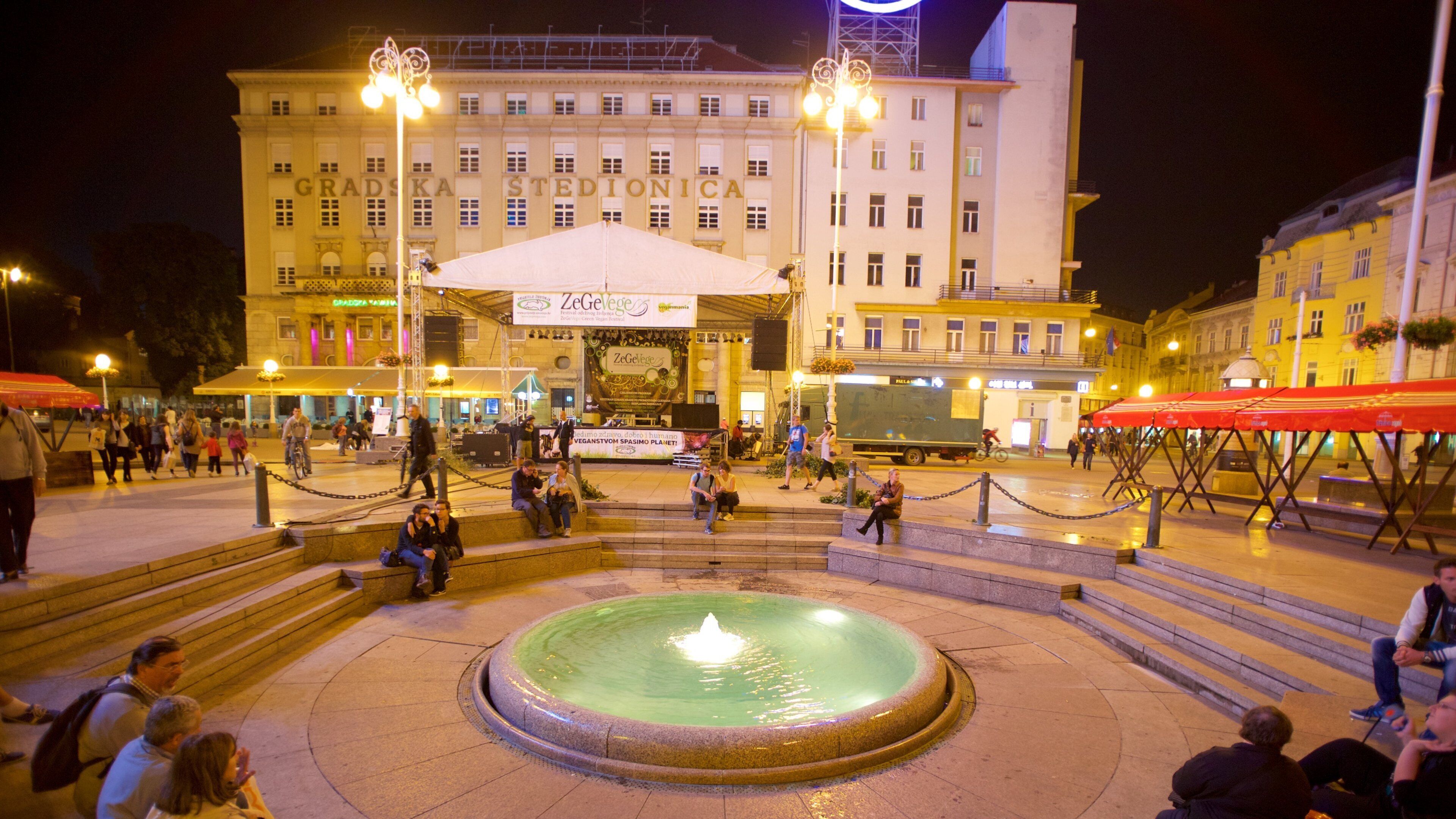 Praça Ban Jelacic mostrando uma praça ou plaza, uma fonte e arquitetura de patrimônio