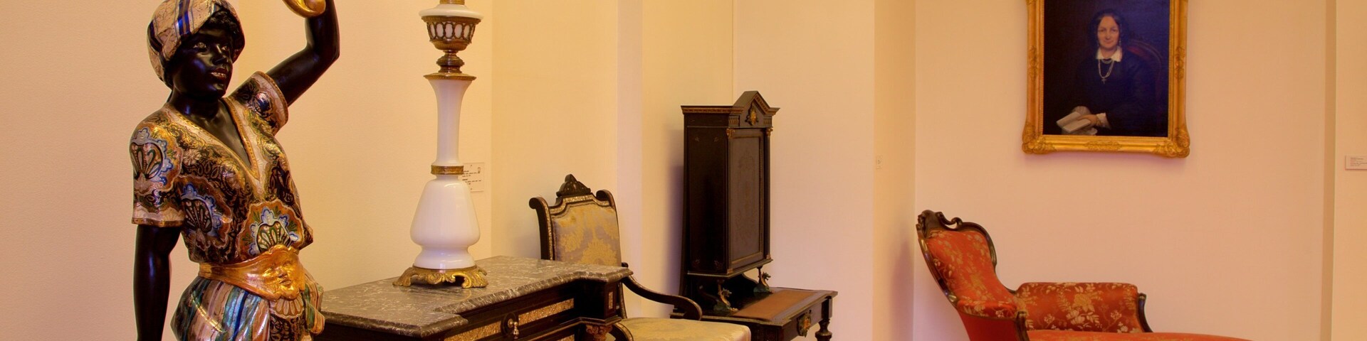 Museum of Arts and Crafts showing art