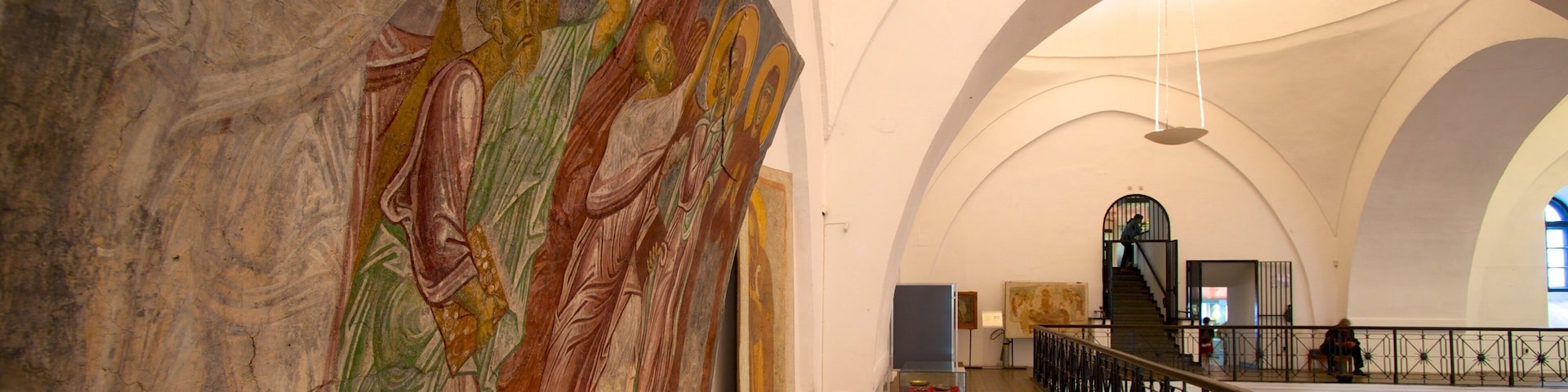 Museu Arqueológico caracterizando vistas internas