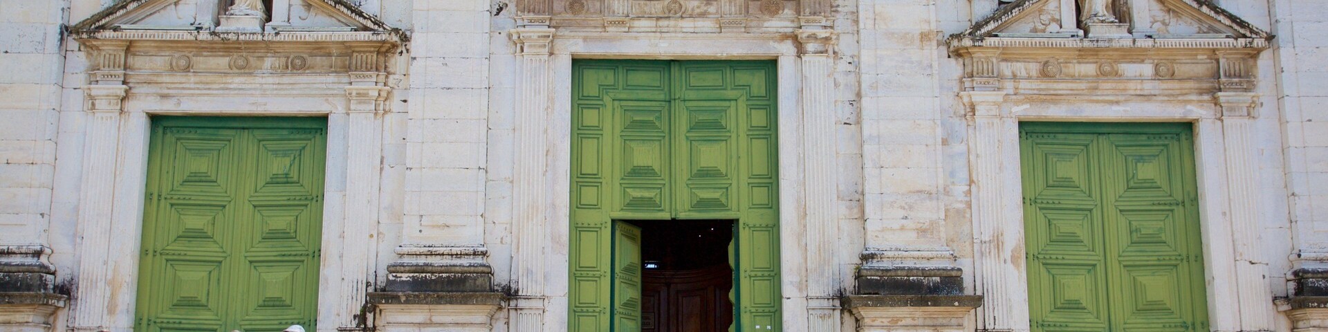 Cathedral of Salvador featuring a church or cathedral, heritage elements and religious elements