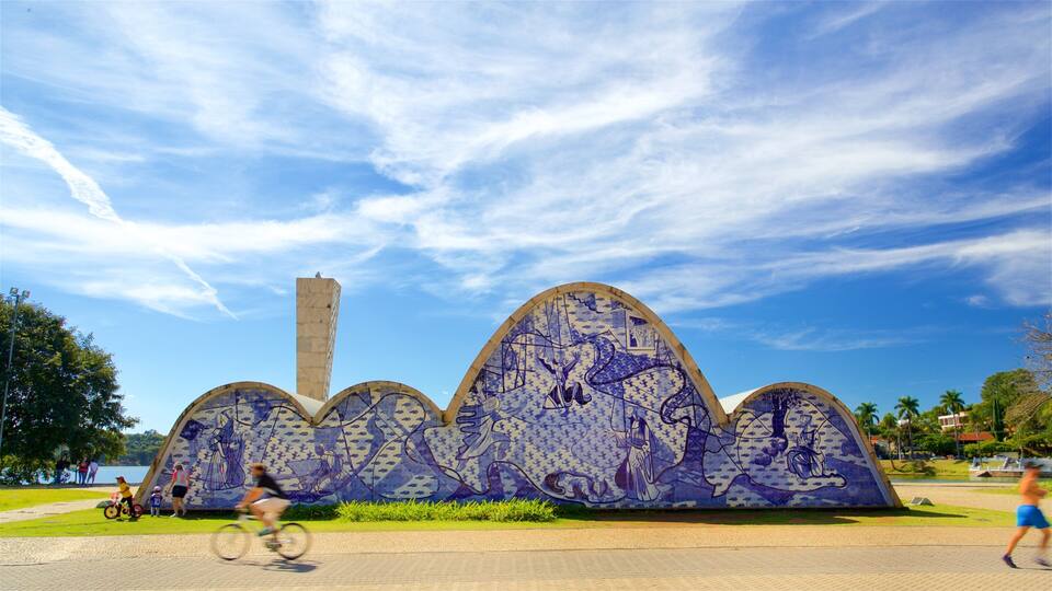 Igreja São Francisco de Assis caracterizando arte ao ar livre