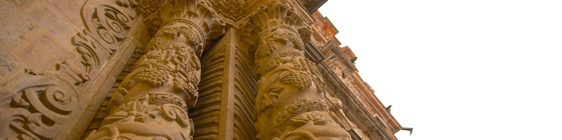 Compania de Jesus featuring heritage architecture and heritage elements