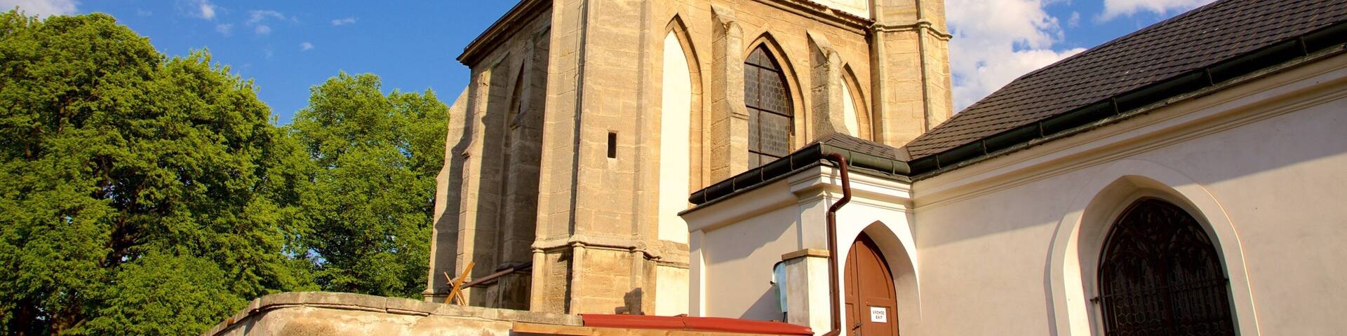 Ossuário de Sedlec que inclui uma igreja ou catedral