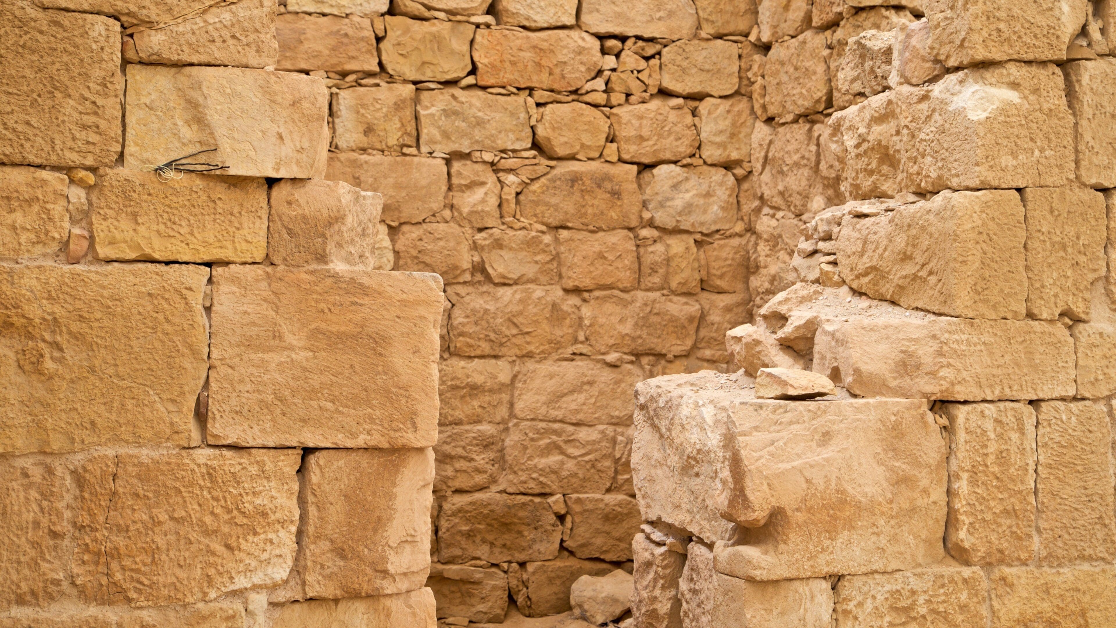 Mamshit National Park featuring heritage elements