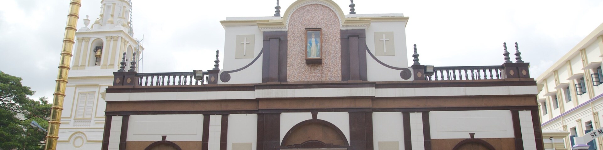 Chennai caracterizando uma igreja ou catedral