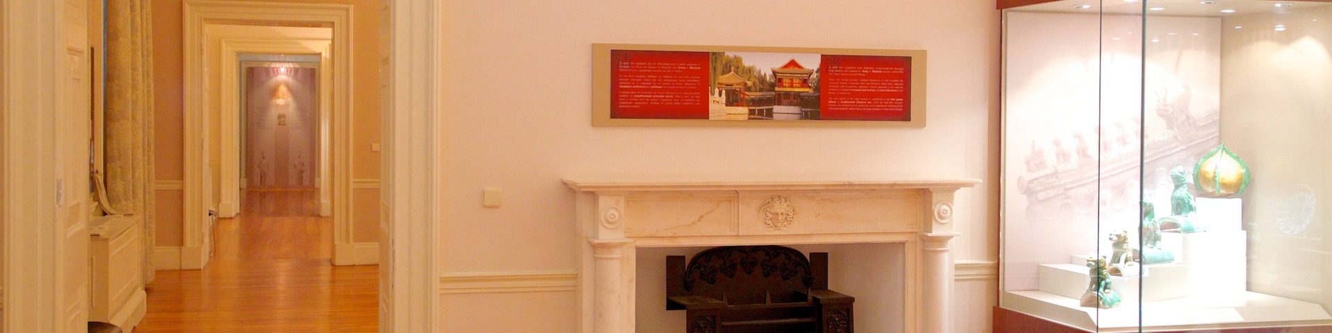 Museum of Asian Art showing interior views and art