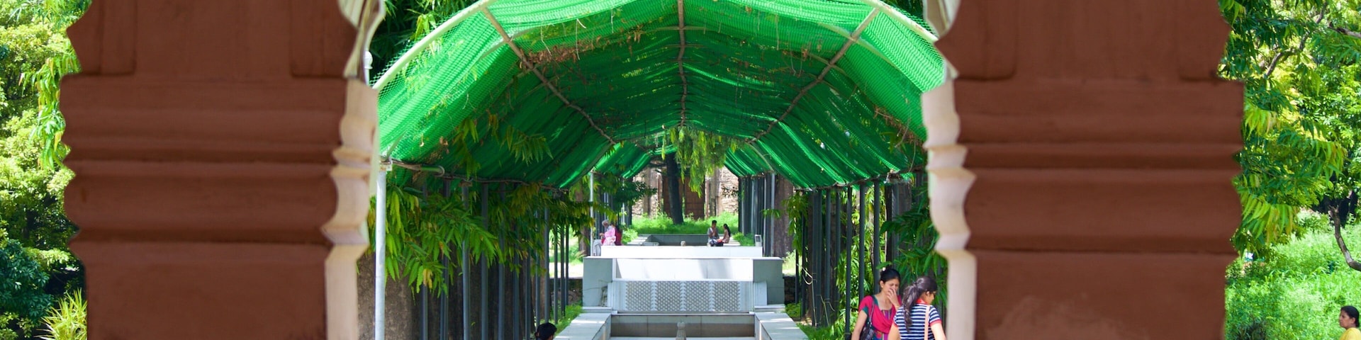 Jardins de Yadavindra que inclui um parque