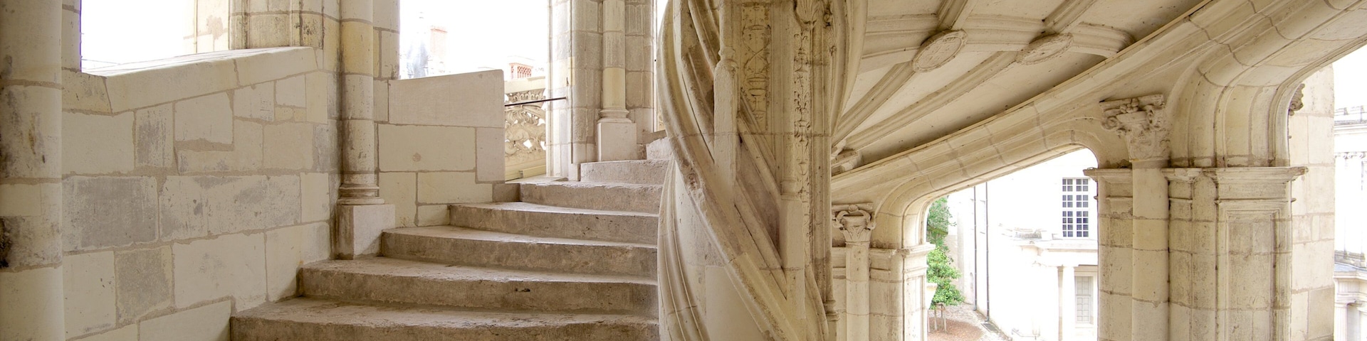 Chateau de Blois que inclui vistas internas