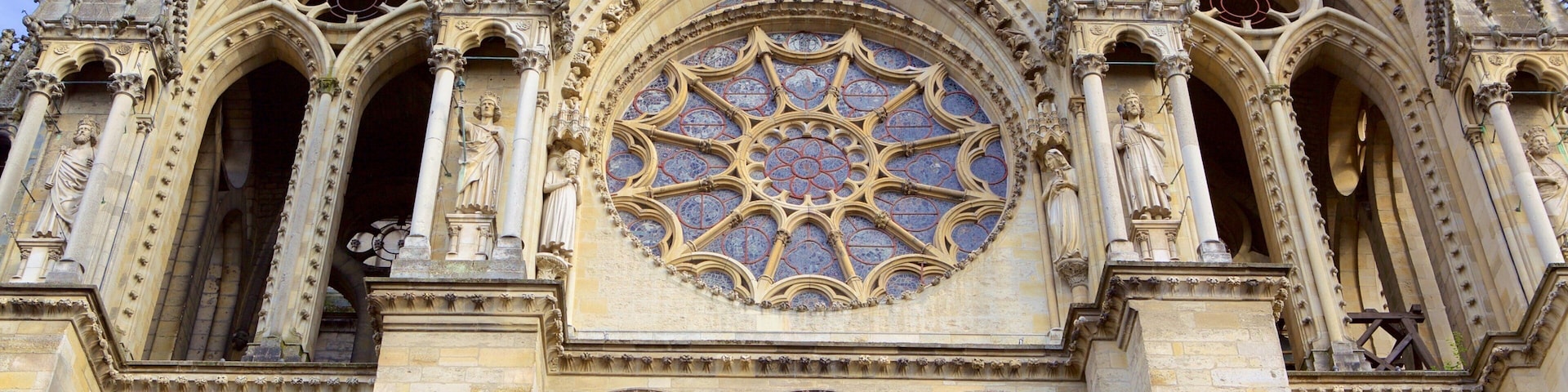 Reims Cathedral which includes a church or cathedral, heritage architecture and heritage elements