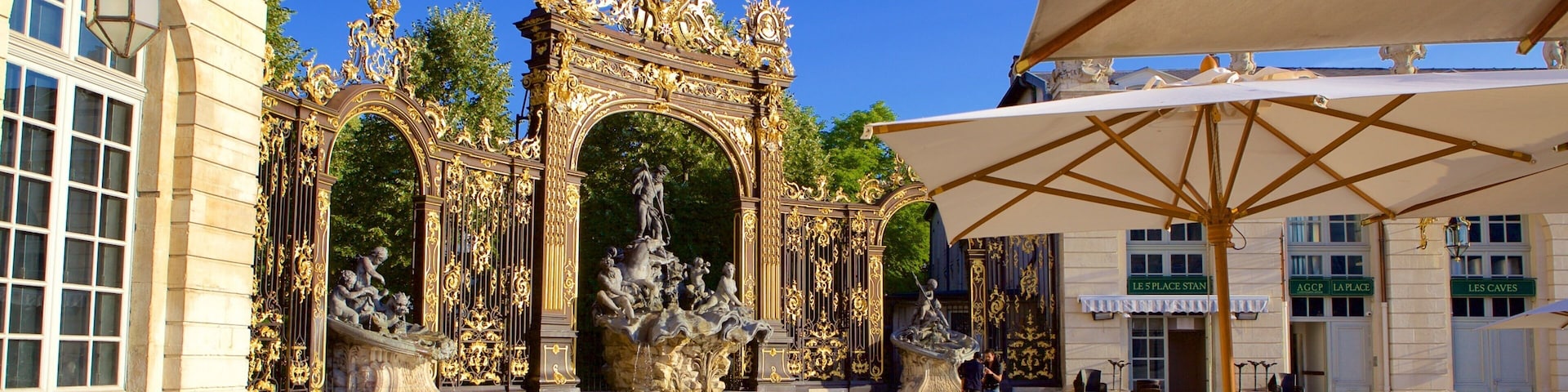 Place Stanislas showing outdoor eating and heritage elements