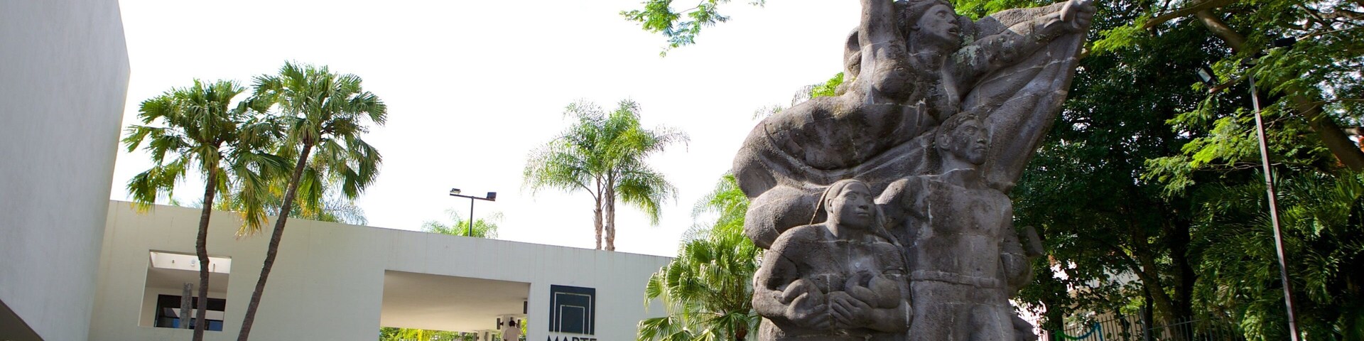 Museo de Arte de El Salvador caracterizando uma estátua ou escultura