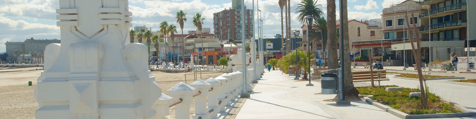 Piriapolis Beach which includes street scenes and a coastal town