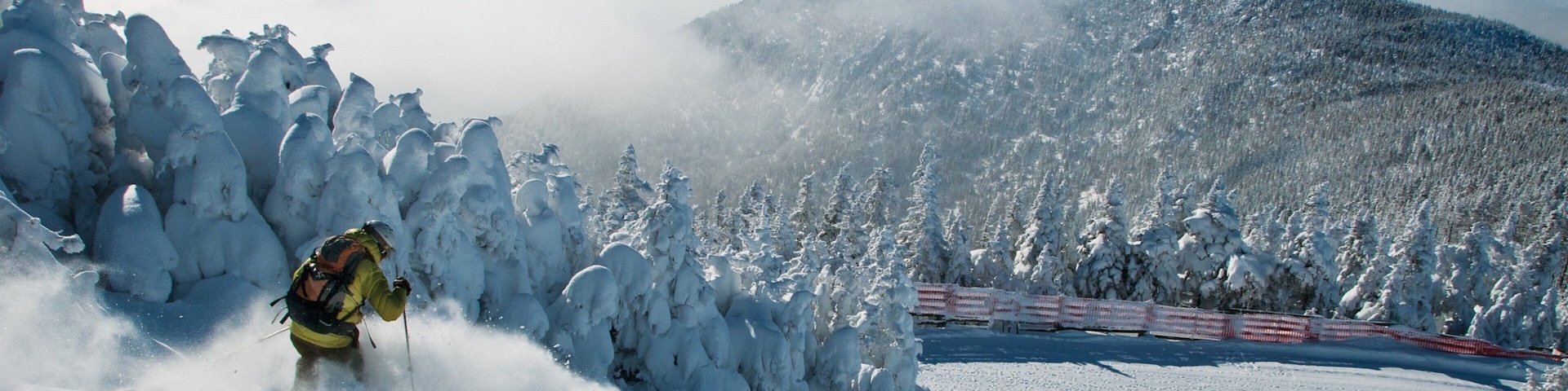 Jay Peak Ski Resort featuring snow skiing, snow and mountains