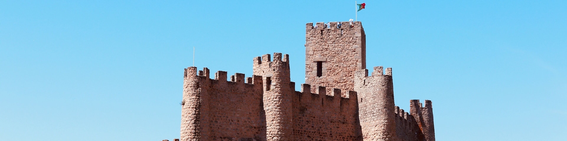 Conqueer the castle.