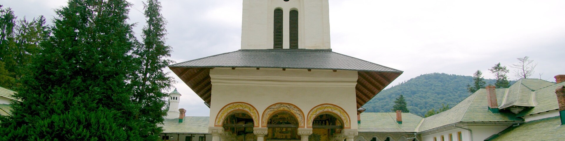 Bucareste que inclui aspectos religiosos, uma igreja ou catedral e arquitetura de patrimônio