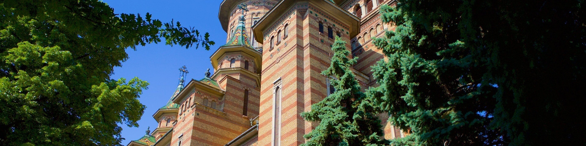Catedral Ortodoxa Romena caracterizando uma igreja ou catedral, aspectos religiosos e arquitetura de patrimônio