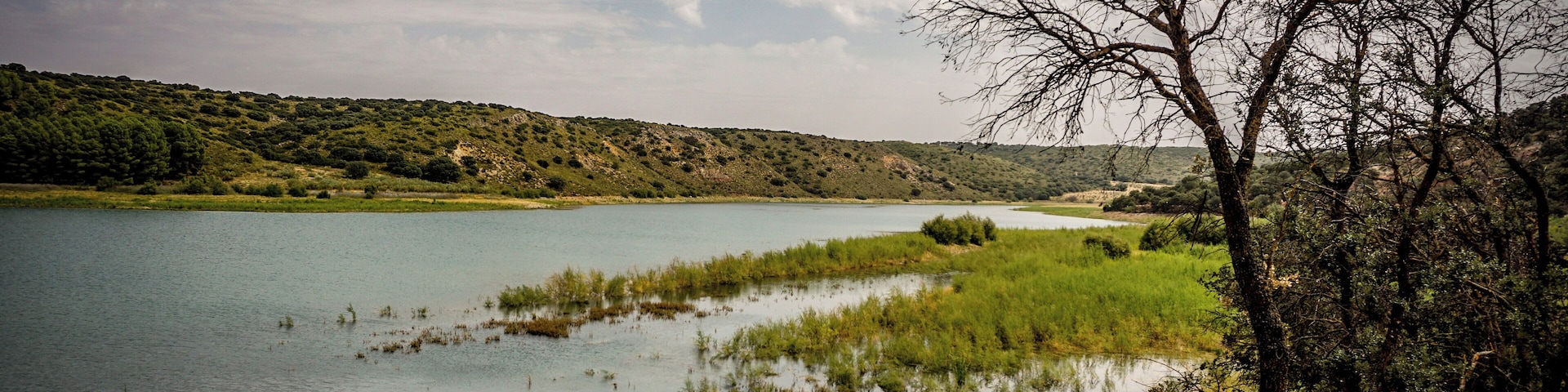 Though the whole national park of Ruidera is beautiful, if you follow the path of the Quijote, a well signed hiking path, you can reach the remote lakes where there's no man made structures and take a dive in the clear waters #GreatOutdoors.