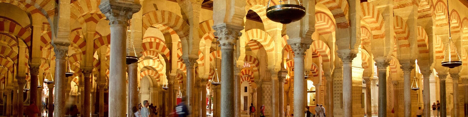 Mesquita de Córdoba mostrando elementos de patrimônio e vistas internas
