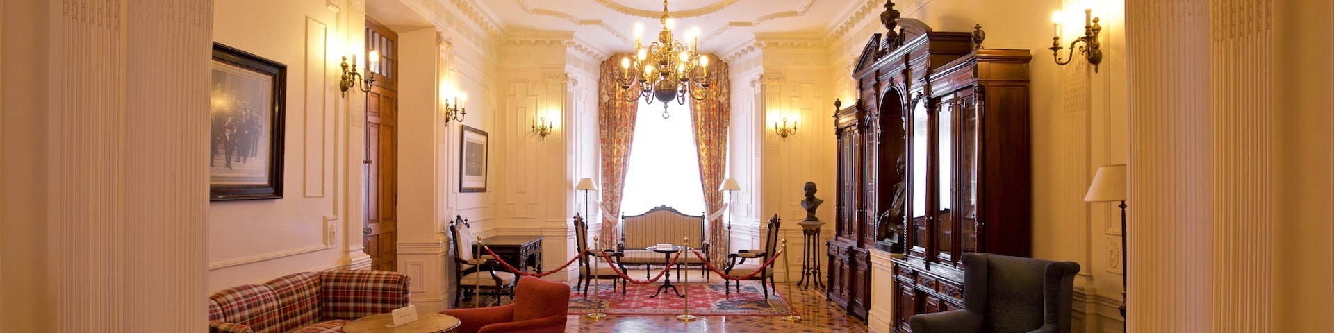 Palacio de la Magdalena featuring heritage elements, interior views and a house