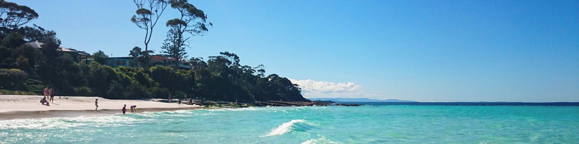 Make sure to visit Hyams beach for "the whitest sand in the world", in Jervis Bay which is located approx. 3 hours south of Sydney.
#lifeatexpedia #beaches