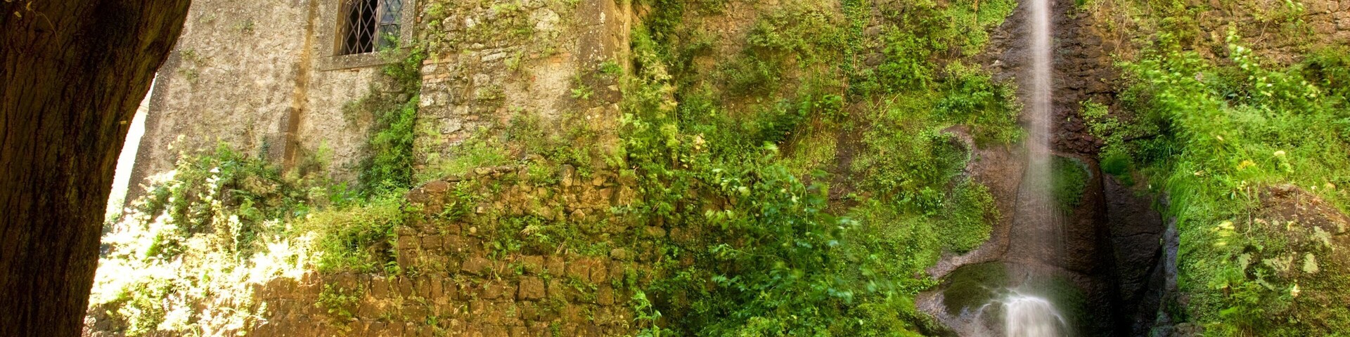 Palazzo Chigi-Albani que inclui uma cascata