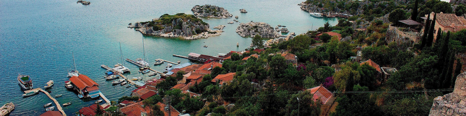 One of the most important travel philosophies to live by...always find the highest point if you're in search of the best view/that perfect shot. If that involves exploring a ancient fortress/castle than even better.
www.wheremypassportgoes.com
www.facebook.com/wheremypassportgoes