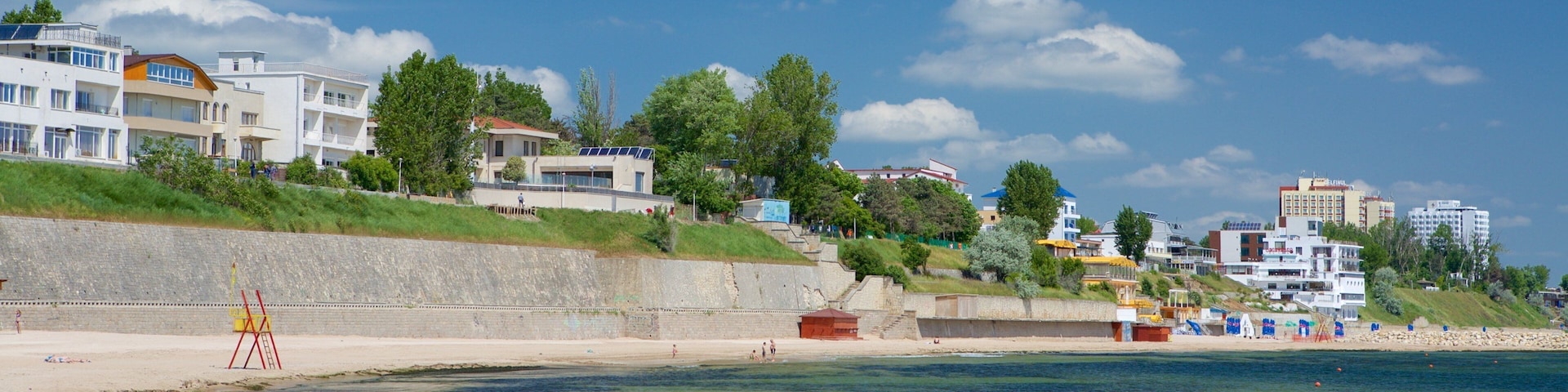 Eforie caracterizando uma praia e uma cidade litorânea