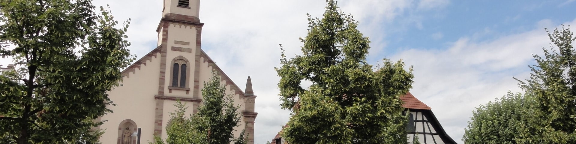 Alsace, Bas-Rhin, Hoenheim, Église Saint-Joseph, Place de la République.