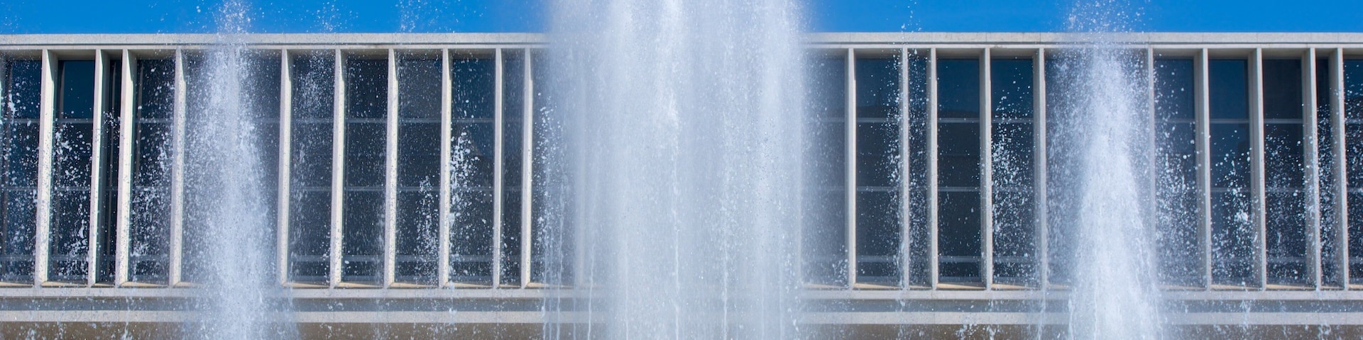 Hiroshima Peace Memorial Museum featuring a fountain
