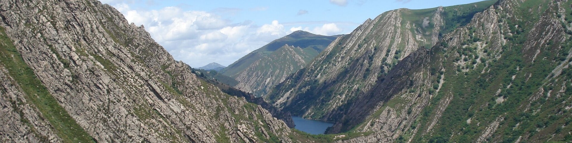 Quartzite folded after shortening during the Carboniferous period (320 million years ago). La Barca Syncline, Asturias, Spain.