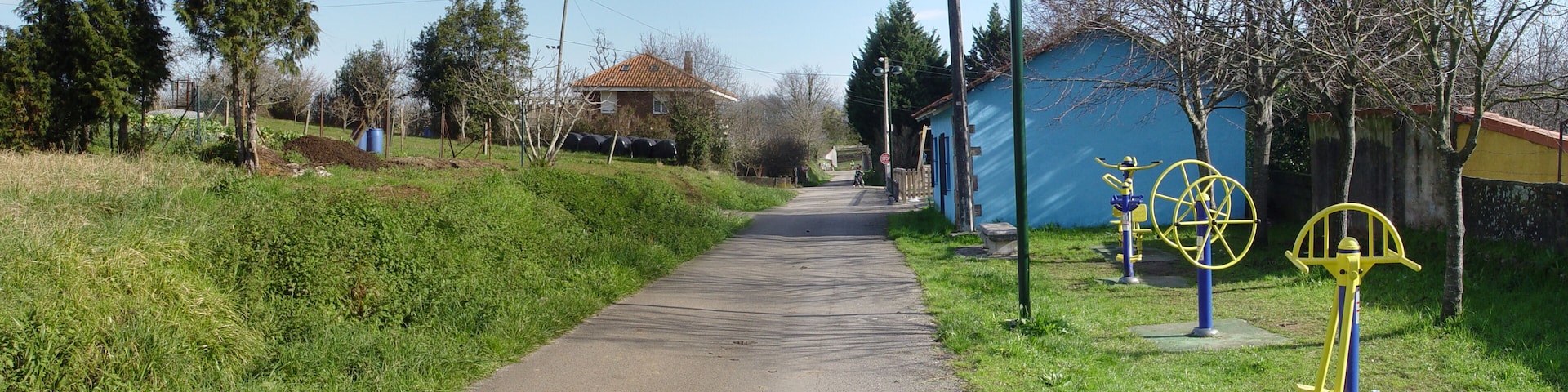 SENDA TREN ONTANEDA. LIAÑO DE VILLAESCUSA. CANTABRIA.SPAIN.EUROPE