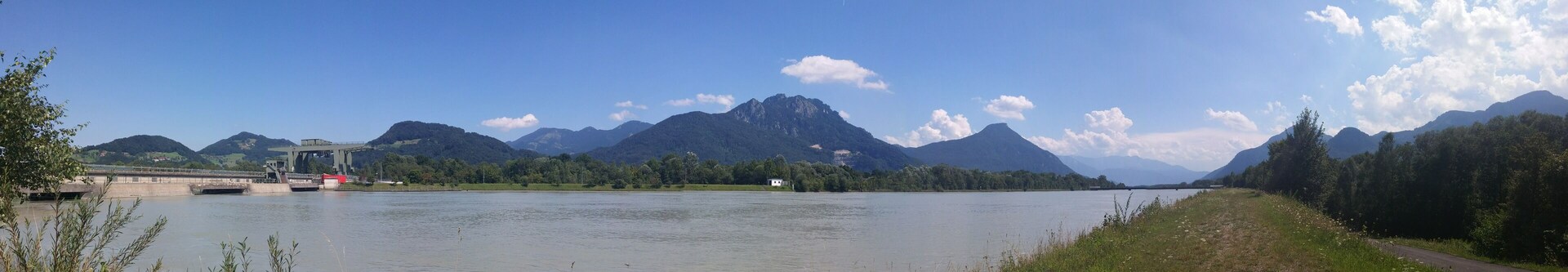 Auf Höhe Nußdorf am Inn mit Blickrichtung zum Kaisergebirge