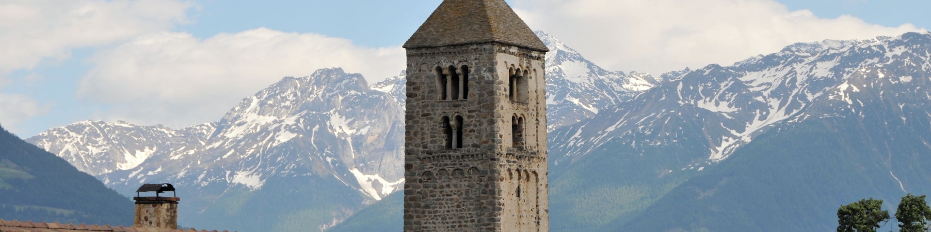 IGLESIA EN MALLES VENOSTA This media shows the cultural heritage monument with the number 15778 in South Tyrol.