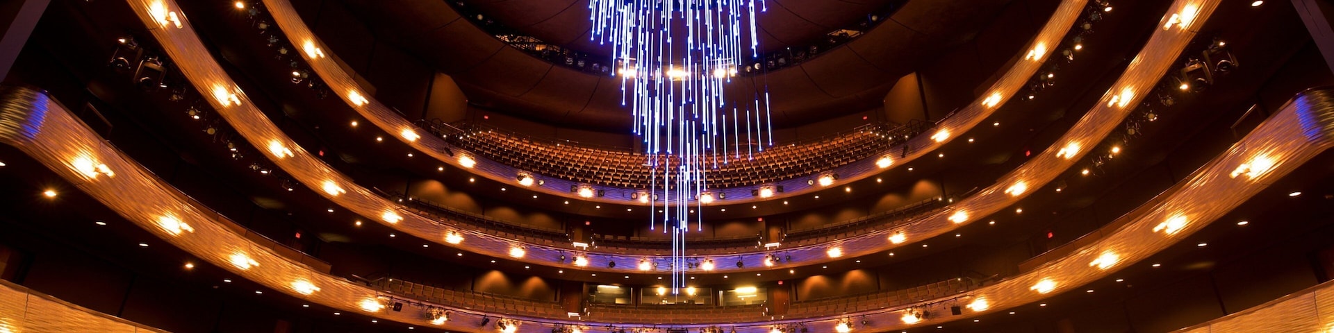 AT&T Performing Arts Center caracterizando cenas de teatro e vistas internas