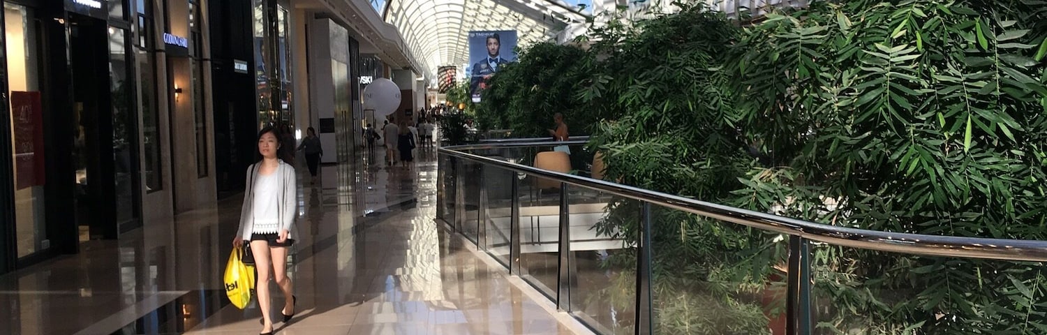 Shopping + #green trees... love it! #melbourne