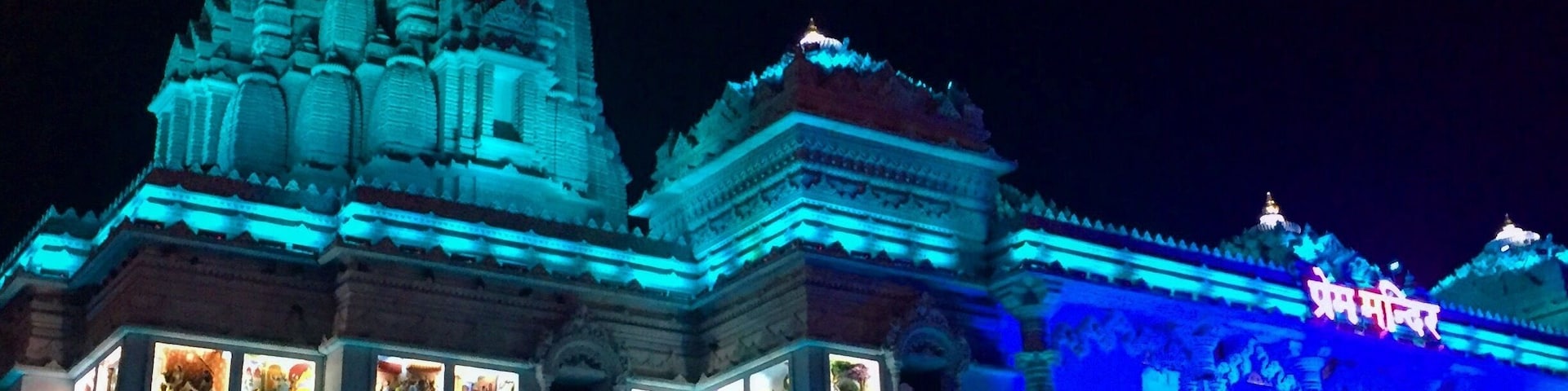 Absolutely beautiful temple, best at night.