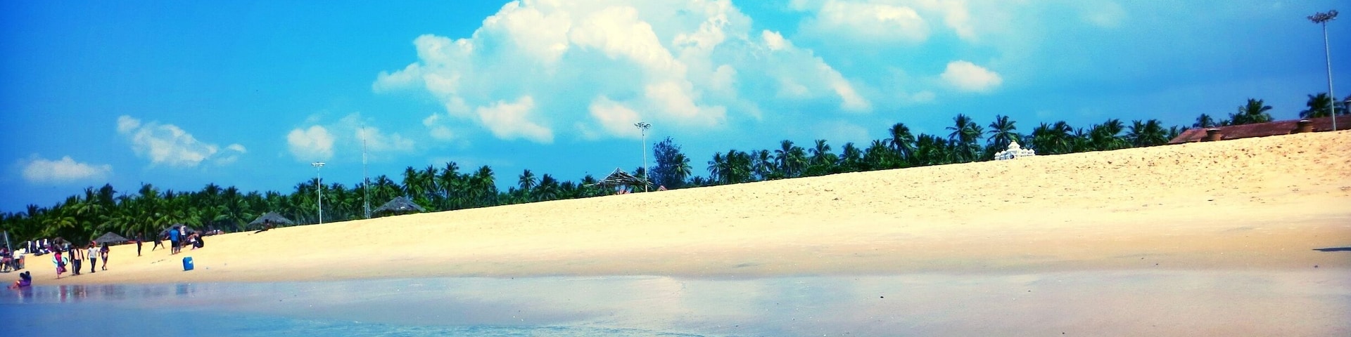 Lovely trail of water waves and clouds on the beach.
#WeekendGetaway