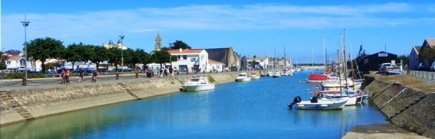Nice walk out of town along the canal
