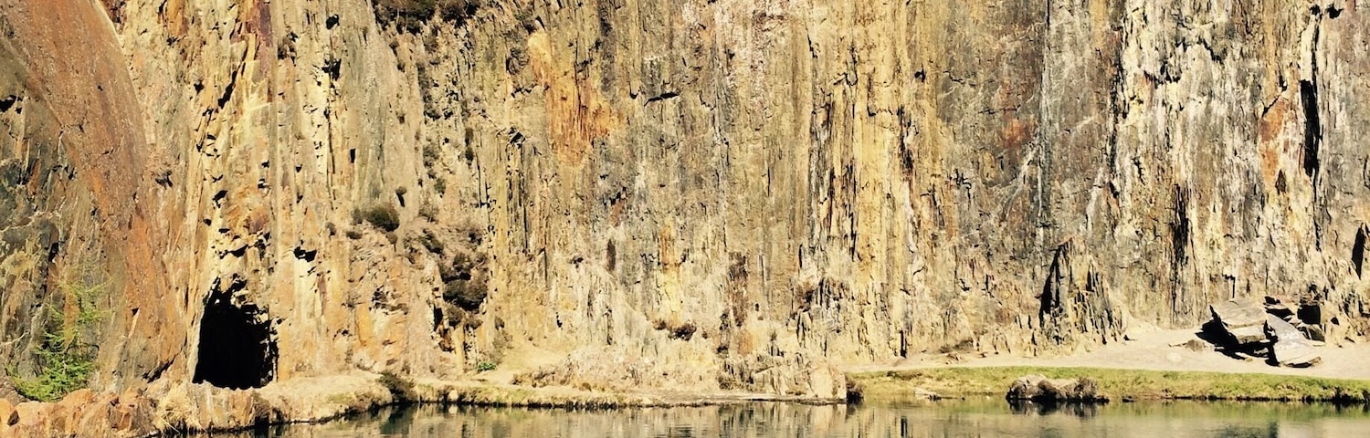Disused quarry near Fairbourne. The lake is a sheer drop