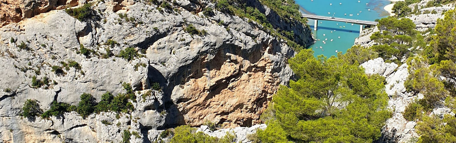 What a view. This is taken a bit further back from the view point on a sharp corner. Standing views on to both sides of the Georges . Well worth walking up to