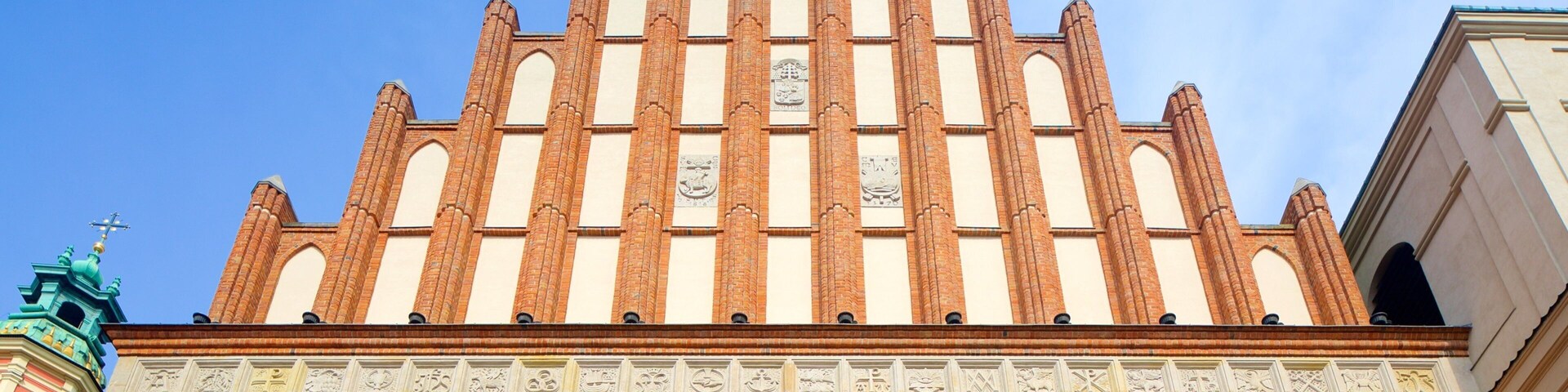 St. John\'s Cathedral mostrando uma igreja ou catedral