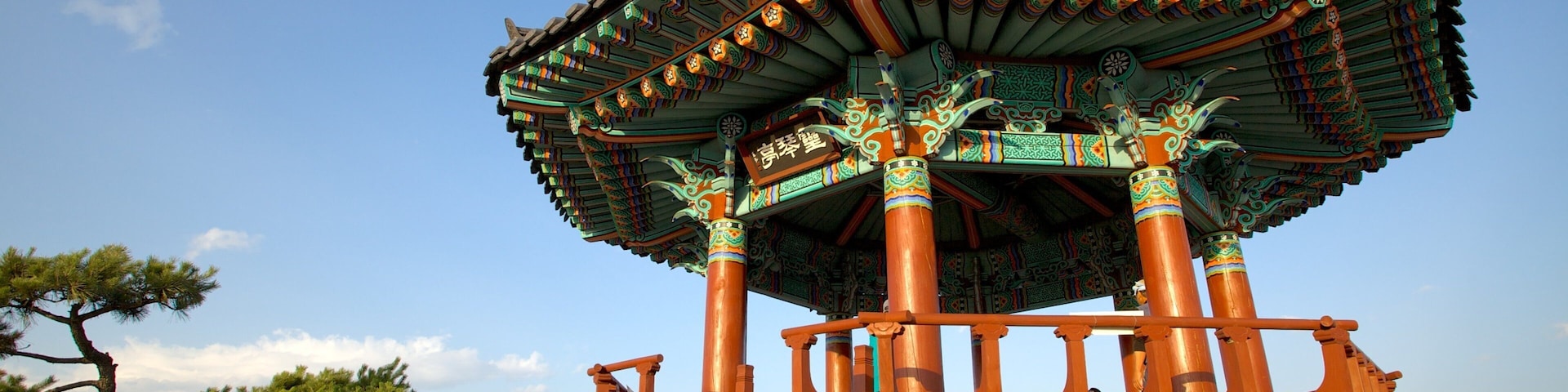 Sokcho which includes heritage architecture