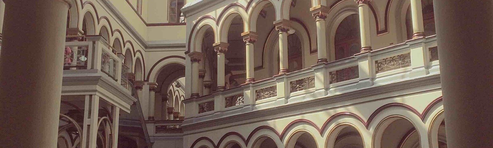 This place is all about #perspectives. Once the Palace of Justice, it was converted into a shopping mall. So, though, hundreds of people pass through this place everyday, very few really sit to appreciate it’s marvelous architecture. I consider it must-see when visiting Medellin #culture