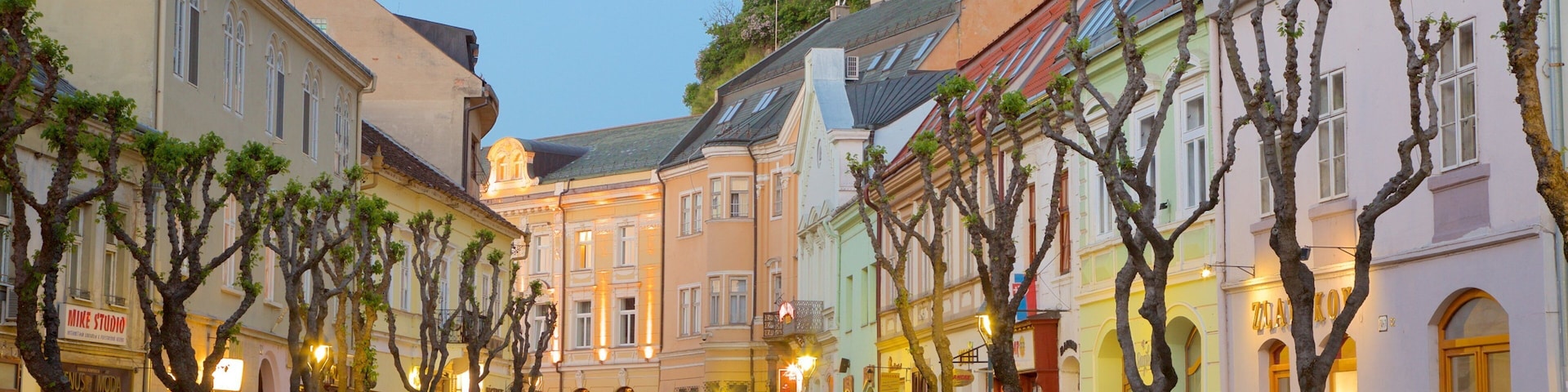 Trencin caracterizando cenas de rua