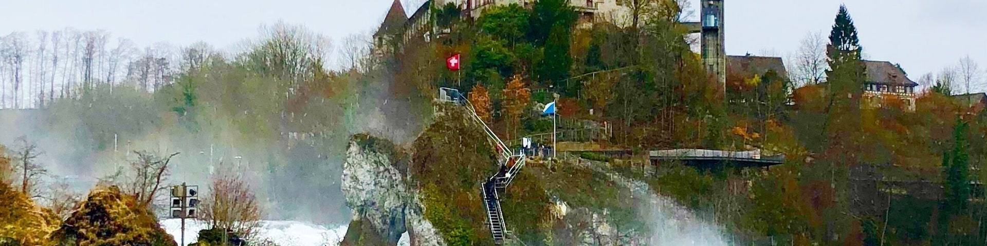 Fantastic experience cruising the Kerala Backwaters in a houseboat. Had a fresh seafood lunch aboard the boat. This boat had 2 bedrooms and baths as well to stay overnight. The rooms were air conditioned as well. #LifeAtExpedia