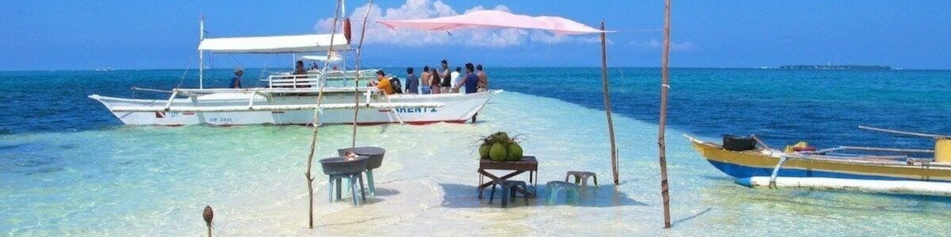 Virgin Island in bohol is one of the best sand bar ive ever seen, Worthwhile experience. The sandbar is good for taking photos. Please bring extra money to buy from the locals who sell refreshments (coconut juice) and pearls .
#beachtips
#BVSBlue
#beachlover
#virginislandbohol