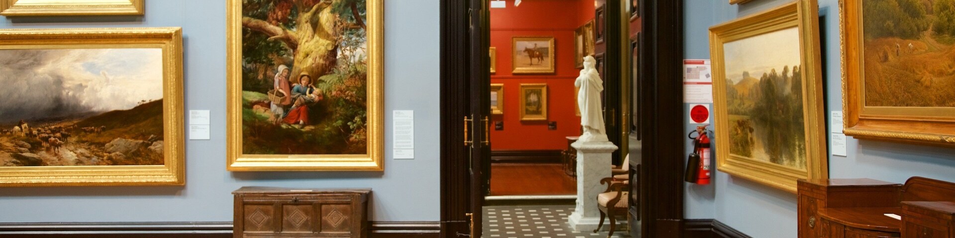 Galeria de Belas Artes de Ballarat mostrando vistas internas