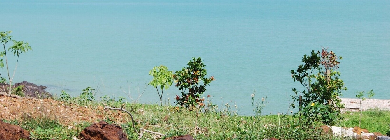 We found this fort by accident after making a wrong turn. It is off a small paved road with its own parking lot and one lonely sign giving a brief discription. The abandoned restaurant by the entrance and the fact not one peron was around made it rather spooky. The view over the Strait of Melacca is definitely worth the trip though!