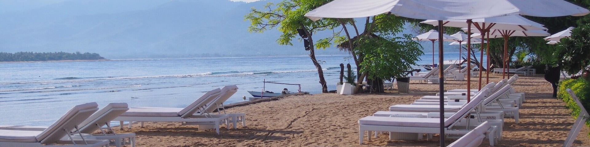 Gili Meno is truly a paradise island situated between Bali and Lombok. The quietest of the three Gilis, it is a great place to esape the traffic of Bali and the parties of Trawangan.